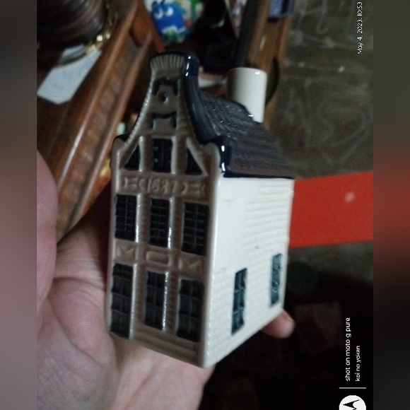 KLM | Art | Klm Bols Delft House 3 Dutch Ceramic Bottle House | Poshmark